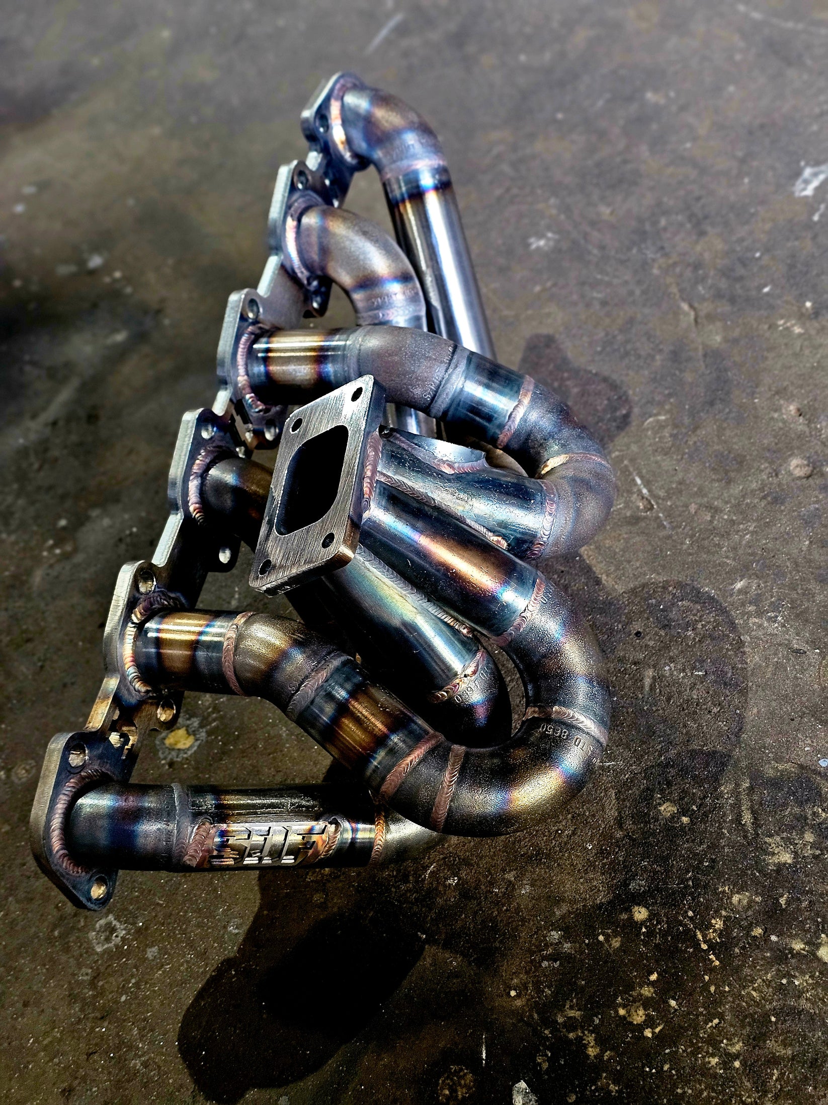 Nissan RB Series Turbo Manifold - High Mount – Side Design Fabrications